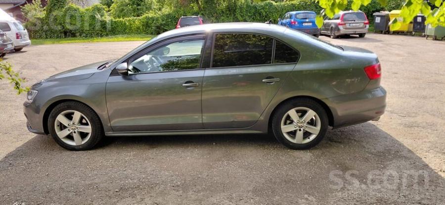 Pelēks Volkswagen Jetta 2015 Ventspils, ar dzinēja tilpumu 1.40 L un nobraukumu 205 tūkst. km par 3999 €, foto 6 vietnē AUTOMOTO.COM.LV