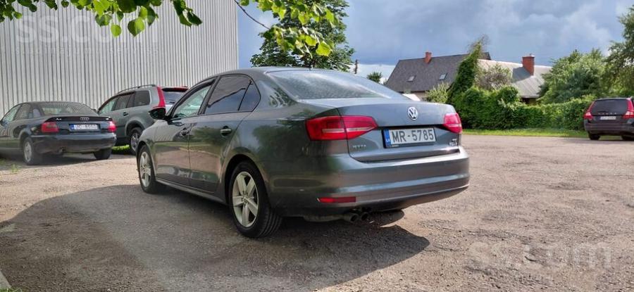 Pelēks Volkswagen Jetta 2015 Ventspils, ar dzinēja tilpumu 1.40 L un nobraukumu 205 tūkst. km par 3999 €, foto 11 vietnē AUTOMOTO.COM.LV