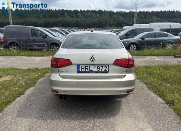 Pelēks Volkswagen Jetta 2015 Viļņa, ar dzinēja tilpumu 1.40 L un nobraukumu 162 tūkst. km par 6200 €, foto 6 vietnē AUTOMOTO.COM.LV