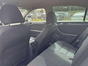 Pelēks Volkswagen Jetta 2015 Viļņa, ar dzinēja tilpumu 1.40 L un nobraukumu 162 tūkst. km par 6200 €, foto 10 vietnē AUTOMOTO.COM.LV
