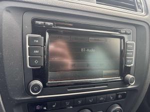 Pelēks Volkswagen Jetta 2015 Viļņa, ar dzinēja tilpumu 1.40 L un nobraukumu 162 tūkst. km par 6200 €, foto 12 vietnē AUTOMOTO.COM.LV