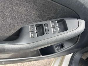 Pelēks Volkswagen Jetta 2015 Viļņa, ar dzinēja tilpumu 1.40 L un nobraukumu 162 tūkst. km par 6200 €, foto 16 vietnē AUTOMOTO.COM.LV