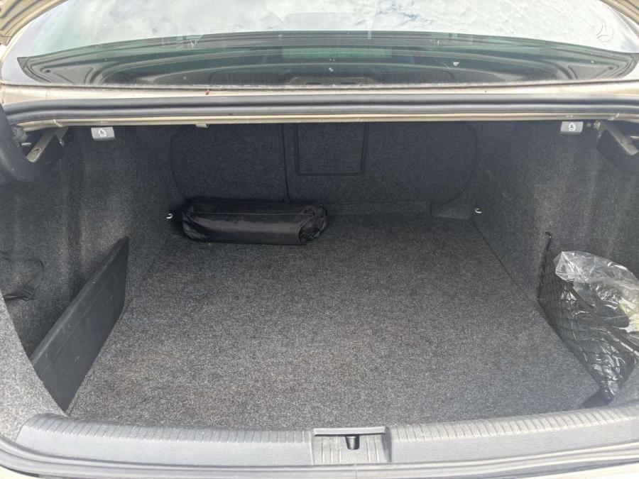 Pelēks Volkswagen Jetta 2015 Viļņa, ar dzinēja tilpumu 1.40 L un nobraukumu 162 tūkst. km par 6200 €, foto 19 vietnē AUTOMOTO.COM.LV