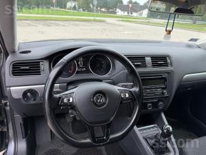 Pelēks Volkswagen Jetta 2015 Rīga, ar dzinēja tilpumu 1.40 L un nobraukumu 192 tūkst. km par 5300 €, foto 8 vietnē AUTOMOTO.COM.LV