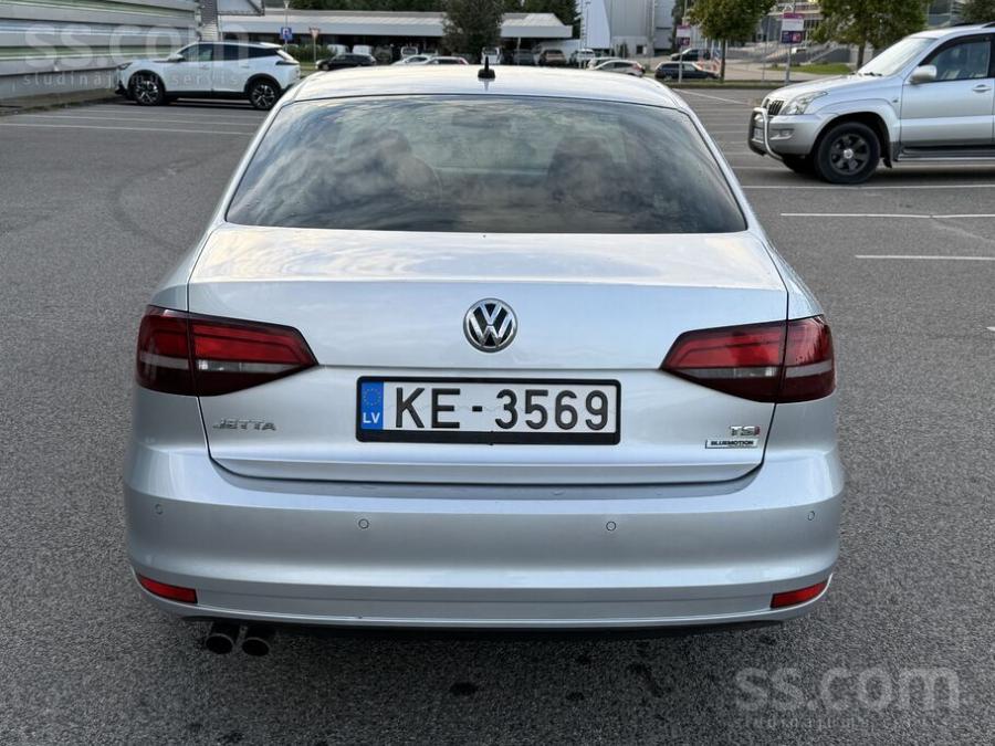Grey Volkswagen Jetta 2015 in Riga, with an engine capacity of 1.40 L and mileage of 151 thousand km for 6500 €, photo 5 on AUTOMOTO.COM.LV
