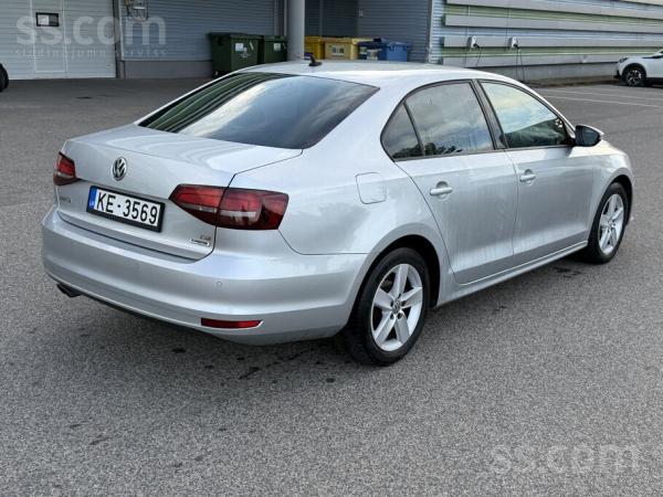 Pelēks Volkswagen Jetta 2015 Rīga, ar dzinēja tilpumu 1.40 L un nobraukumu 151 tūkst. km par 6500 €, foto 6 vietnē AUTOMOTO.COM.LV
