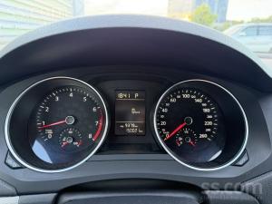 Grey Volkswagen Jetta 2015 in Riga, with an engine capacity of 1.40 L and mileage of 151 thousand km for 6500 €, photo 11 on AUTOMOTO.COM.LV