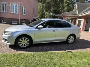 Grey Volkswagen Jetta 2015 in Riga, with an engine capacity of 1.40 L and mileage of 293 thousand km for 4450 €, photo  on AUTOMOTO.COM.LV