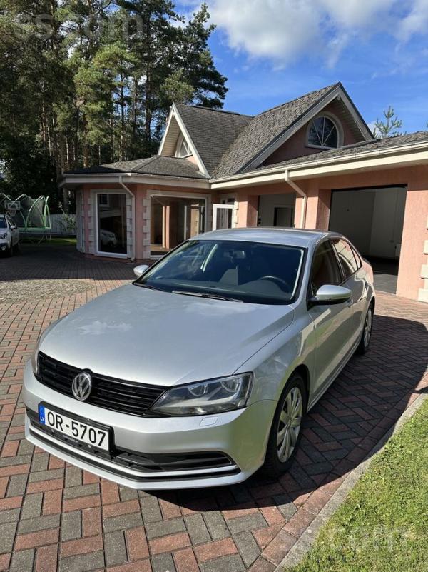 Pelēks Volkswagen Jetta 2015 Rīga, ar dzinēja tilpumu 1.40 L un nobraukumu 293 tūkst. km par 4450 €, foto 3 vietnē AUTOMOTO.COM.LV