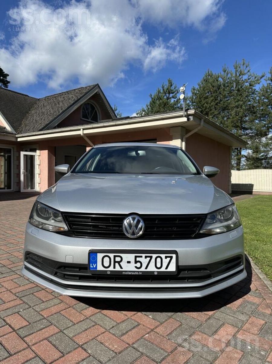 Pelēks Volkswagen Jetta 2015 Rīga, ar dzinēja tilpumu 1.40 L un nobraukumu 293 tūkst. km par 4450 €, foto 7 vietnē AUTOMOTO.COM.LV