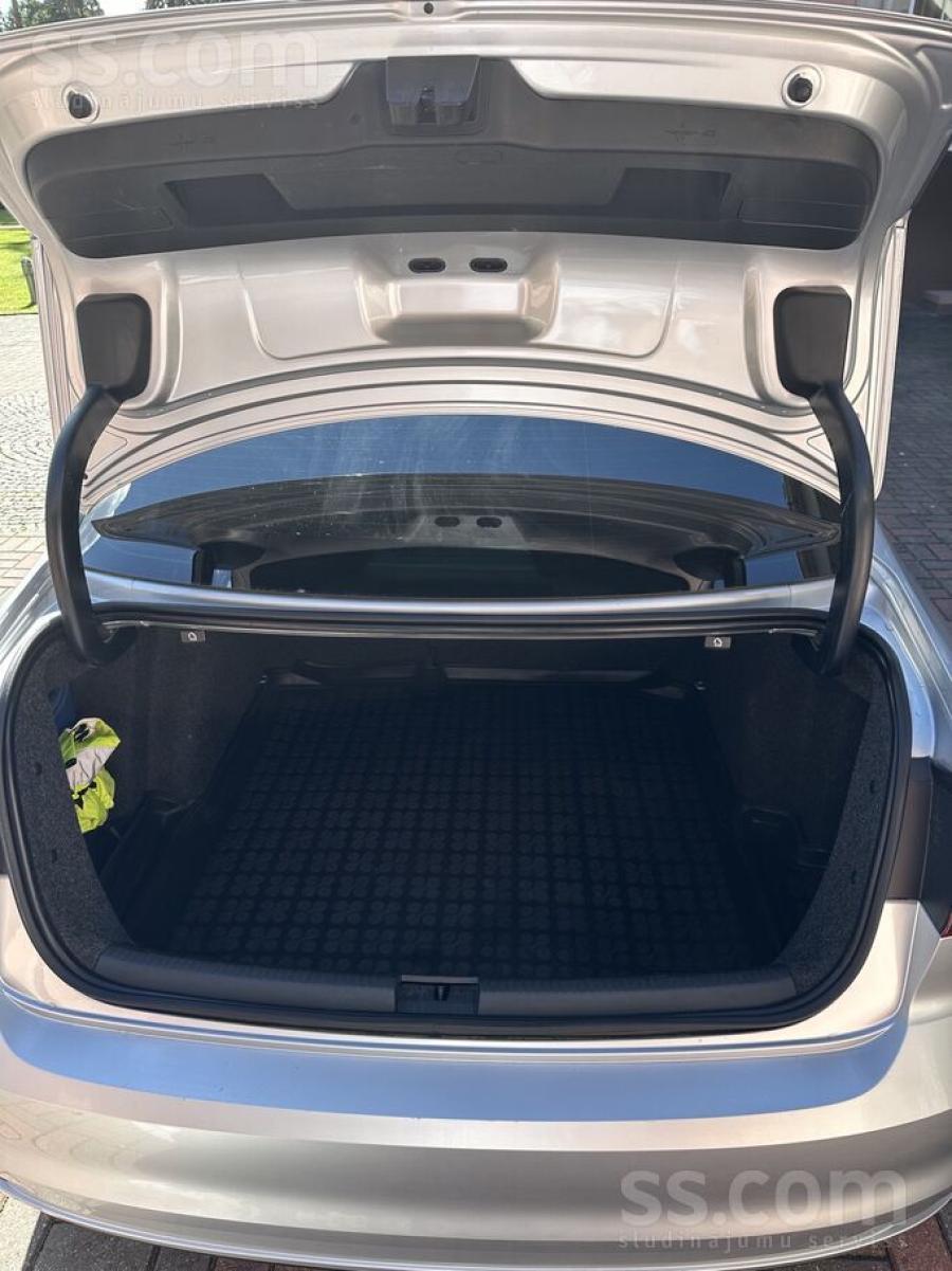 Pelēks Volkswagen Jetta 2015 Rīga, ar dzinēja tilpumu 1.40 L un nobraukumu 293 tūkst. km par 4450 €, foto 10 vietnē AUTOMOTO.COM.LV