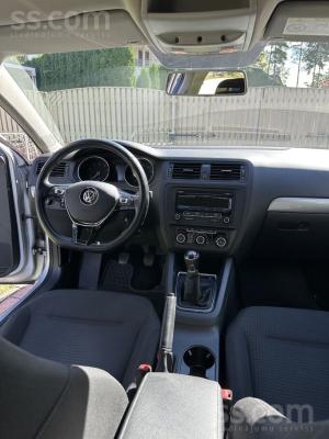 Pelēks Volkswagen Jetta 2015 Rīga, ar dzinēja tilpumu 1.40 L un nobraukumu 293 tūkst. km par 4450 €, foto 17 vietnē AUTOMOTO.COM.LV