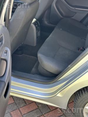 Pelēks Volkswagen Jetta 2015 Rīga, ar dzinēja tilpumu 1.40 L un nobraukumu 293 tūkst. km par 4450 €, foto 20 vietnē AUTOMOTO.COM.LV