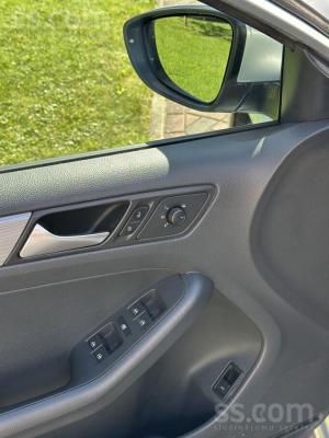 Pelēks Volkswagen Jetta 2015 Rīga, ar dzinēja tilpumu 1.40 L un nobraukumu 293 tūkst. km par 4450 €, foto 23 vietnē AUTOMOTO.COM.LV