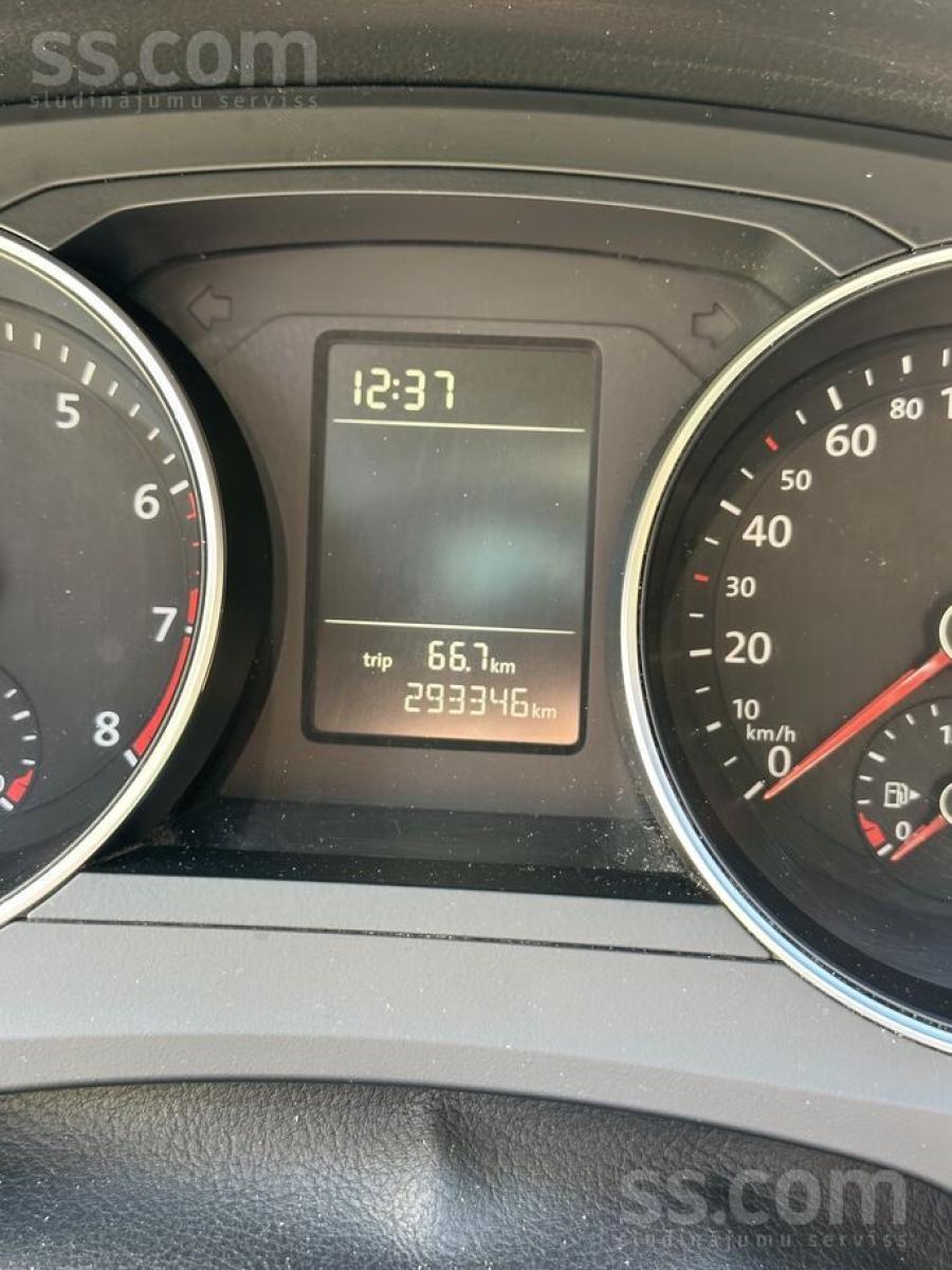 Pelēks Volkswagen Jetta 2015 Rīga, ar dzinēja tilpumu 1.40 L un nobraukumu 293 tūkst. km par 4450 €, foto 26 vietnē AUTOMOTO.COM.LV