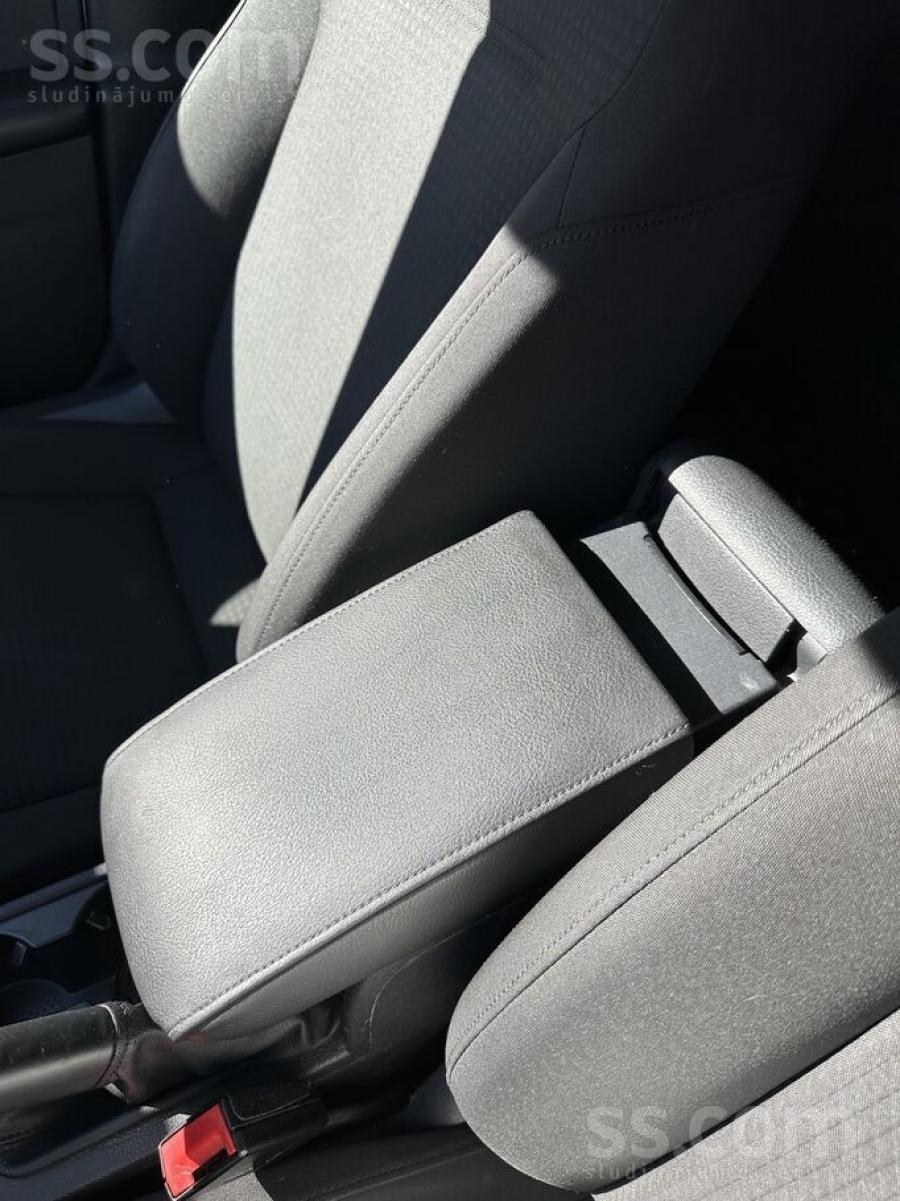 Pelēks Volkswagen Jetta 2015 Rīga, ar dzinēja tilpumu 1.40 L un nobraukumu 293 tūkst. km par 4450 €, foto 27 vietnē AUTOMOTO.COM.LV