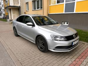 Grey Volkswagen Jetta 2015 in Liepaja, with an engine capacity of 2.00 L and mileage of 241 thousand km for 4900 €, photo  on AUTOMOTO.COM.LV