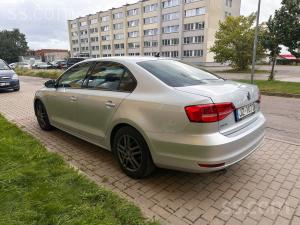 Pelēks Volkswagen Jetta 2015 Liepāja, ar dzinēja tilpumu 2.00 L un nobraukumu 241 tūkst. km par 4900 €, foto 7 vietnē AUTOMOTO.COM.LV