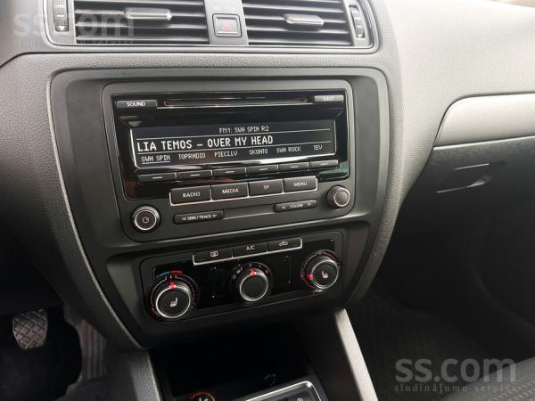 Volkswagen Jetta 2015 LiepÄja vietnÄ PelÄks Volkswagen Jetta 2015 LiepÄja, ar dzinÄja tilpumu 2.00 L un nobraukumu 241 tÅ«kst. km par 4900 ā¬, foto 11 vietnÄ AUTOMOTO.COM.LV