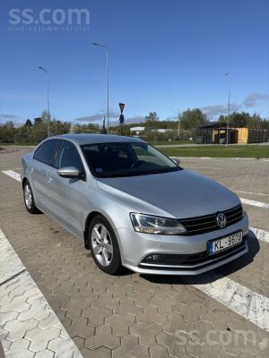 Grey Volkswagen Jetta 2016 in Riga, with an engine capacity of 2.00 L and mileage of 168 thousand km for 6500 €, photo 8 on AUTOMOTO.COM.LV