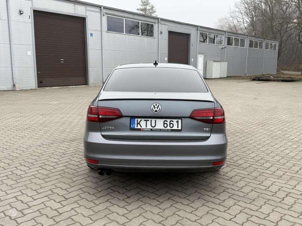 Pelēks Volkswagen Jetta 2016 Kauņa, ar dzinēja tilpumu 1.80 L un nobraukumu 191 tūkst. km par 8500 €, foto 5 vietnē AUTOMOTO.COM.LV