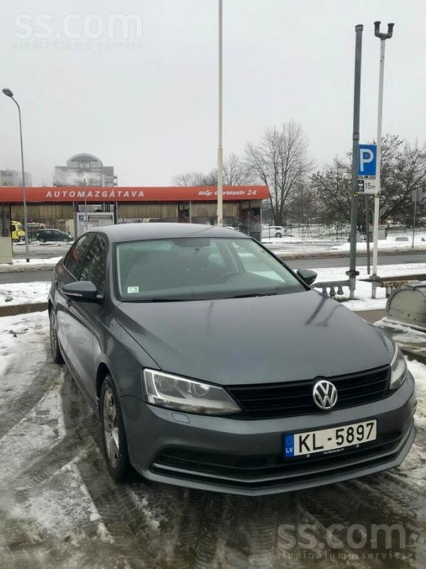Grey Volkswagen Jetta 2016 in Riga, with an engine capacity of 1.40 L and mileage of 175 thousand km for 4700 €, photo 1 on AUTOMOTO.COM.LV