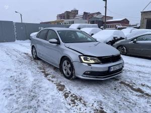 Grey Volkswagen Jetta 2016 in Kaunas, with an engine capacity of 1.97 L and mileage of 182 thousand km for 4300 €, photo  on AUTOMOTO.COM.LV