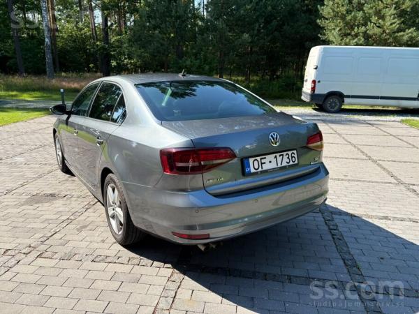 Pelēks Volkswagen Jetta 2016 Rīga, ar dzinēja tilpumu 1.40 L un nobraukumu 285 tūkst. km par 4750 €, foto 4 vietnē AUTOMOTO.COM.LV