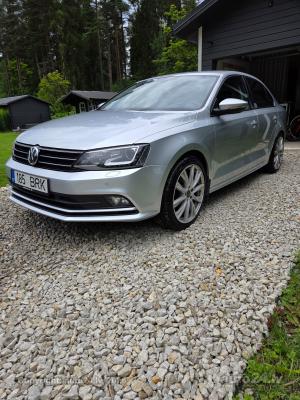 Pelēks Volkswagen Jetta 2016 Tallina, ar dzinēja tilpumu 1.40 L un nobraukumu 147 tūkst. km par 8500 €, foto  vietnē AUTOMOTO.COM.LV