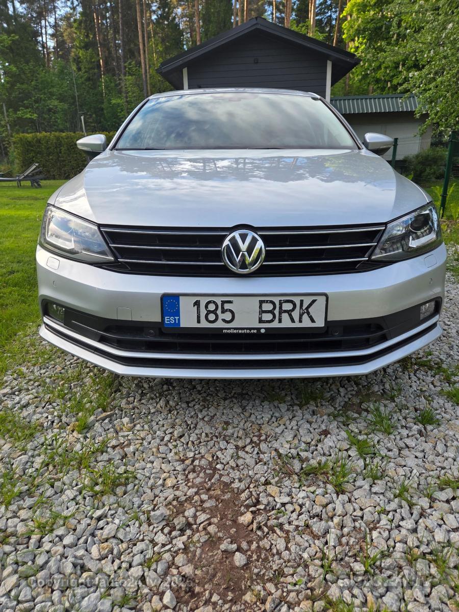 Pelēks Volkswagen Jetta 2016 Tallina, ar dzinēja tilpumu 1.40 L un nobraukumu 147 tūkst. km par 8500 €, foto 5 vietnē AUTOMOTO.COM.LV