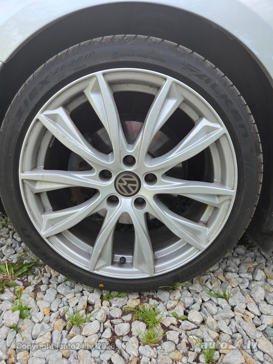 Pelēks Volkswagen Jetta 2016 Tallina, ar dzinēja tilpumu 1.40 L un nobraukumu 147 tūkst. km par 8500 €, foto 7 vietnē AUTOMOTO.COM.LV