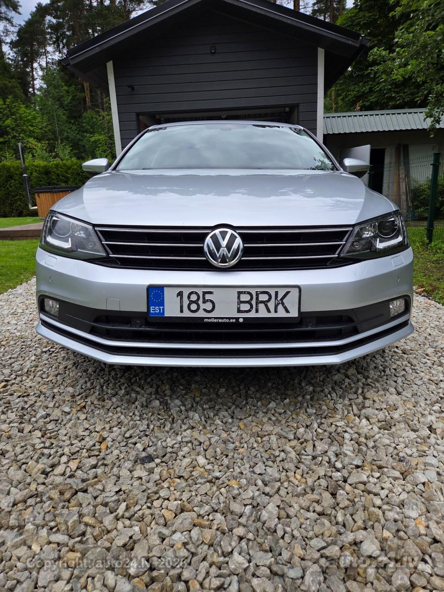 Pelēks Volkswagen Jetta 2016 Tallina, ar dzinēja tilpumu 1.40 L un nobraukumu 147 tūkst. km par 8500 €, foto 9 vietnē AUTOMOTO.COM.LV