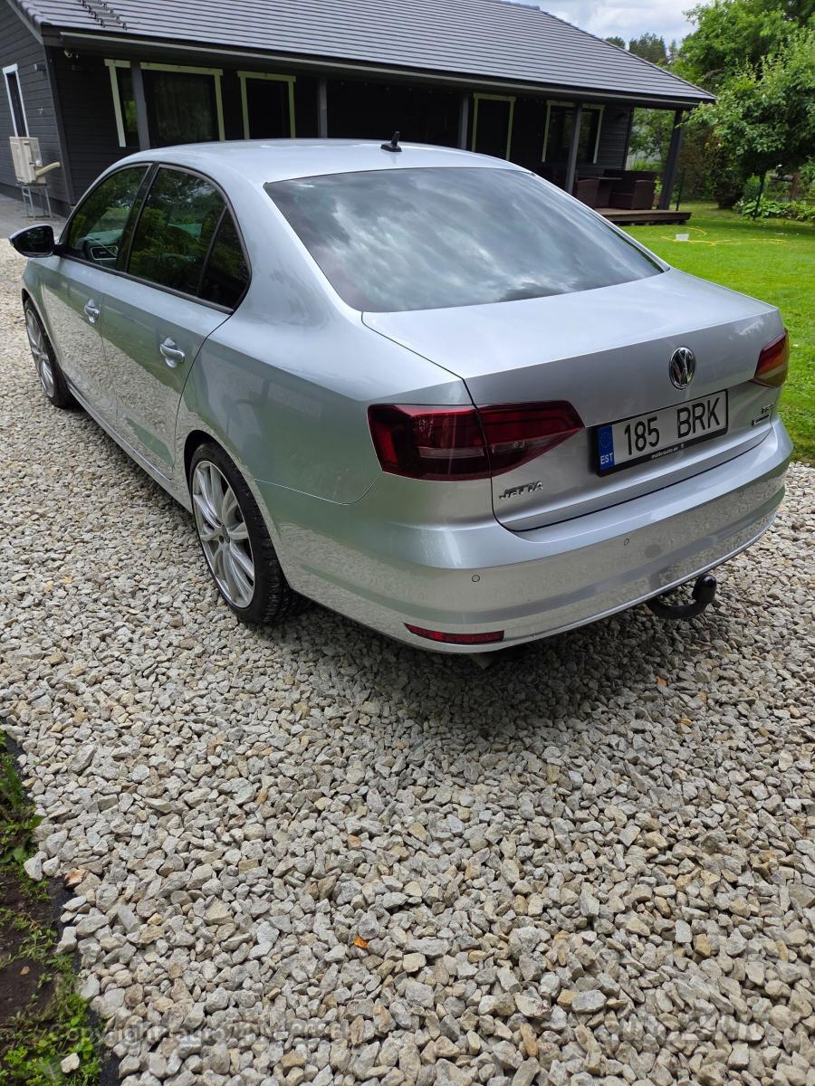 Pelēks Volkswagen Jetta 2016 Tallina, ar dzinēja tilpumu 1.40 L un nobraukumu 147 tūkst. km par 8500 €, foto 10 vietnē AUTOMOTO.COM.LV