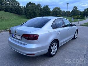 Grey Volkswagen Jetta 2016 in Ogre, with an engine capacity of 1.40 L and mileage of 150 thousand km for 5200 €, photo 3 on AUTOMOTO.COM.LV