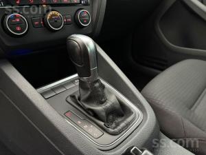 Grey Volkswagen Jetta 2016 in Riga, with an engine capacity of 1.40 L and mileage of 271 thousand km for 6490 €, photo 16 on AUTOMOTO.COM.LV