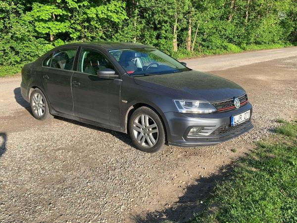 Pelēks Volkswagen Jetta 2017 Klaipėda, ar dzinēja tilpumu 1.40 L un nobraukumu 125 tūkst. km par 6200 €, foto 1 vietnē AUTOMOTO.COM.LV
