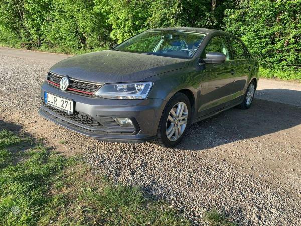 Pelēks Volkswagen Jetta 2017 Klaipėda, ar dzinēja tilpumu 1.40 L un nobraukumu 125 tūkst. km par 6200 €, foto 2 vietnē AUTOMOTO.COM.LV