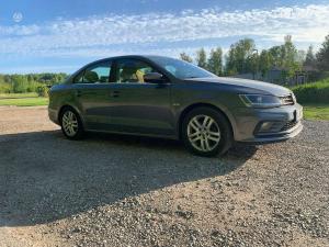Grey Volkswagen Jetta 2017 in Klaipeda, with an engine capacity of 1.40 L and mileage of 125 thousand km for 6200 €, photo 6 on AUTOMOTO.COM.LV