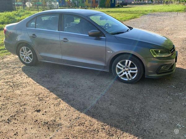 Pelēks Volkswagen Jetta 2017 Klaipėda, ar dzinēja tilpumu 1.40 L un nobraukumu 125 tūkst. km par 6200 €, foto 7 vietnē AUTOMOTO.COM.LV