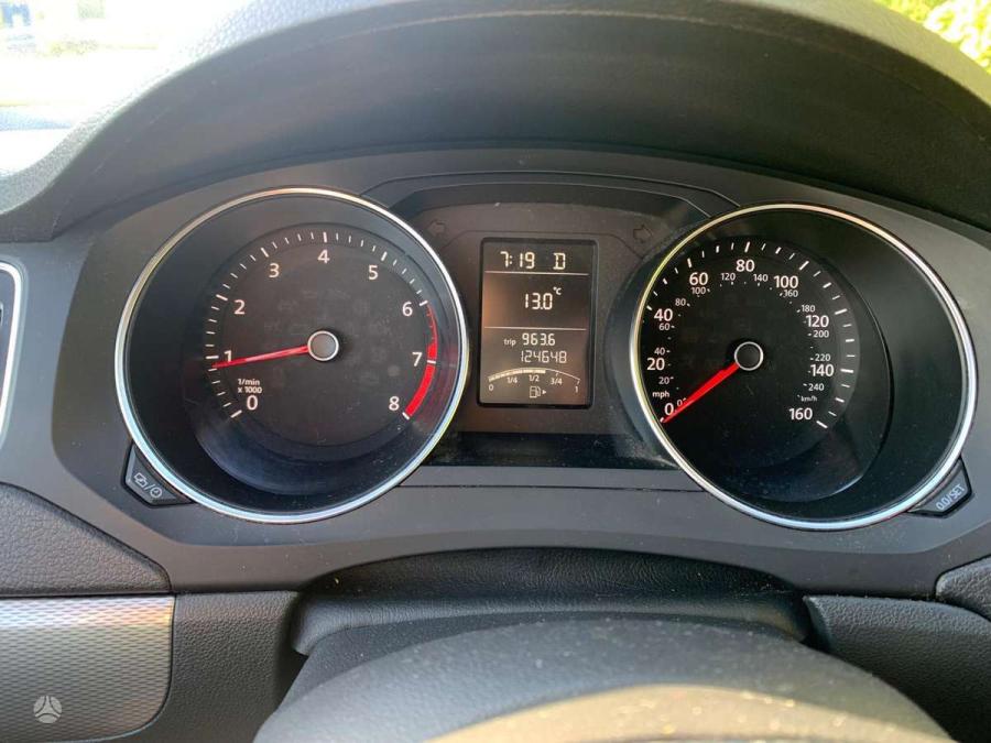 Grey Volkswagen Jetta 2017 in Klaipeda, with an engine capacity of 1.40 L and mileage of 125 thousand km for 6200 €, photo 10 on AUTOMOTO.COM.LV