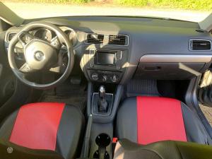 Grey Volkswagen Jetta 2017 in Klaipeda, with an engine capacity of 1.40 L and mileage of 125 thousand km for 6200 €, photo 11 on AUTOMOTO.COM.LV
