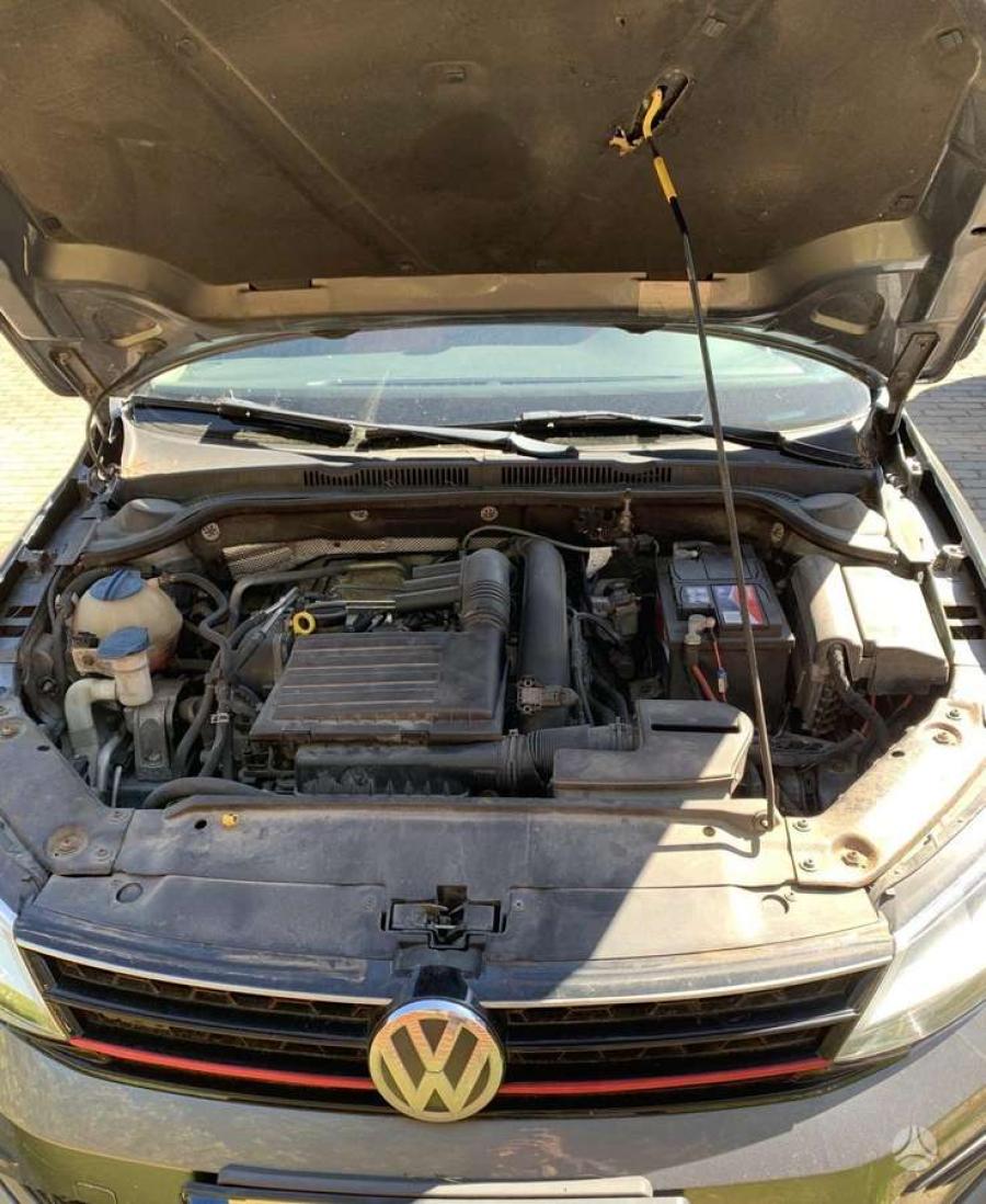 Grey Volkswagen Jetta 2017 in Klaipeda, with an engine capacity of 1.40 L and mileage of 125 thousand km for 6200 €, photo 14 on AUTOMOTO.COM.LV