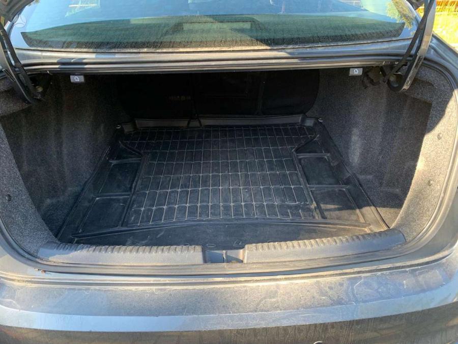 Grey Volkswagen Jetta 2017 in Klaipeda, with an engine capacity of 1.40 L and mileage of 125 thousand km for 6200 €, photo 16 on AUTOMOTO.COM.LV