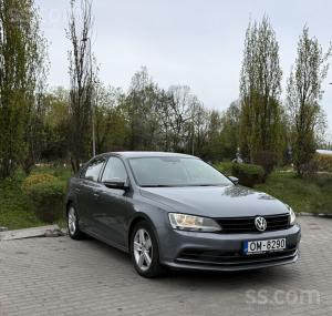 Pelēks Volkswagen Jetta 2017 Rīga, ar dzinēja tilpumu 2.00 L un nobraukumu 177 tūkst. km par 6900 €, foto  vietnē AUTOMOTO.COM.LV
