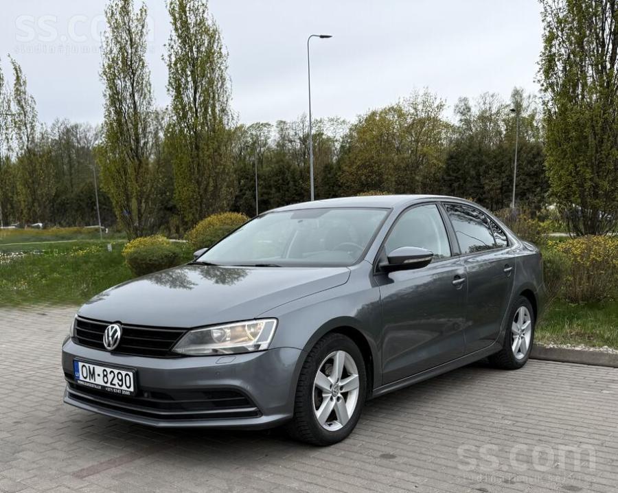 Pelēks Volkswagen Jetta 2017 Rīga, ar dzinēja tilpumu 2.00 L un nobraukumu 177 tūkst. km par 6900 €, foto 3 vietnē AUTOMOTO.COM.LV