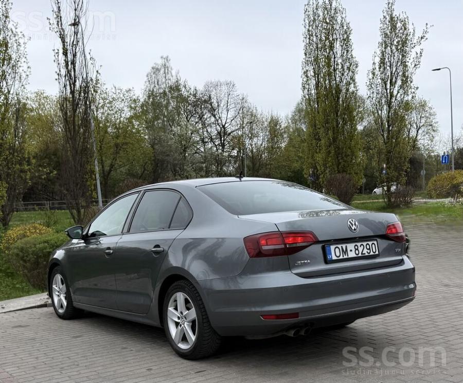 Pelēks Volkswagen Jetta 2017 Rīga, ar dzinēja tilpumu 2.00 L un nobraukumu 177 tūkst. km par 6900 €, foto 6 vietnē AUTOMOTO.COM.LV