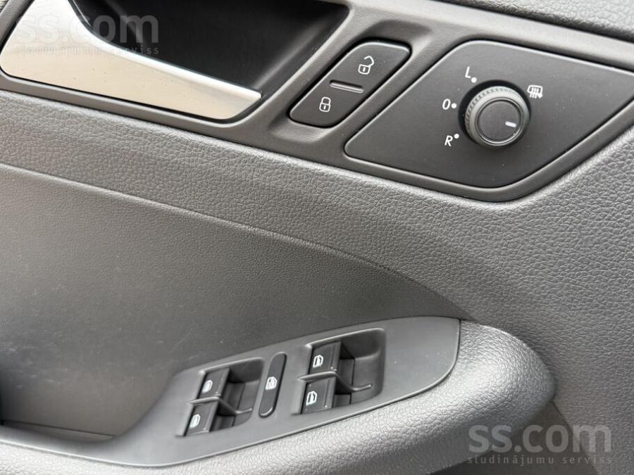 Pelēks Volkswagen Jetta 2017 Rīga, ar dzinēja tilpumu 2.00 L un nobraukumu 177 tūkst. km par 6900 €, foto 14 vietnē AUTOMOTO.COM.LV