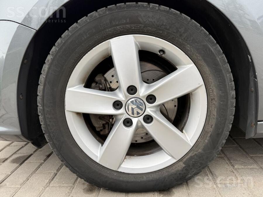 Pelēks Volkswagen Jetta 2017 Rīga, ar dzinēja tilpumu 2.00 L un nobraukumu 177 tūkst. km par 6900 €, foto 16 vietnē AUTOMOTO.COM.LV