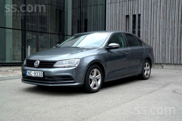 Grey Volkswagen Jetta 2017 in Riga, with an engine capacity of 1.40 L and mileage of 171 thousand km for 6100 €, photo 1 on AUTOMOTO.COM.LV
