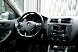 Pelēks Volkswagen Jetta 2017 Rīga, ar dzinēja tilpumu 1.40 L un nobraukumu 171 tūkst. km par 6100 €, foto 8 vietnē AUTOMOTO.COM.LV
